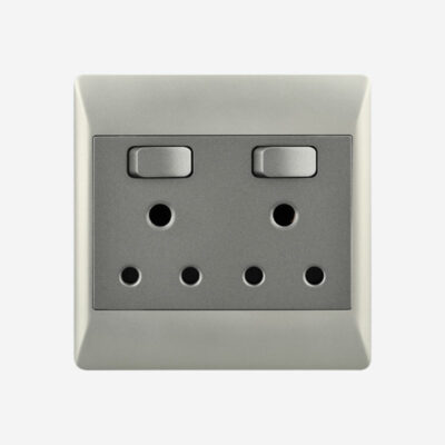 16AMP DOUBLE PLUG 4X4 DUO – MNK Creations